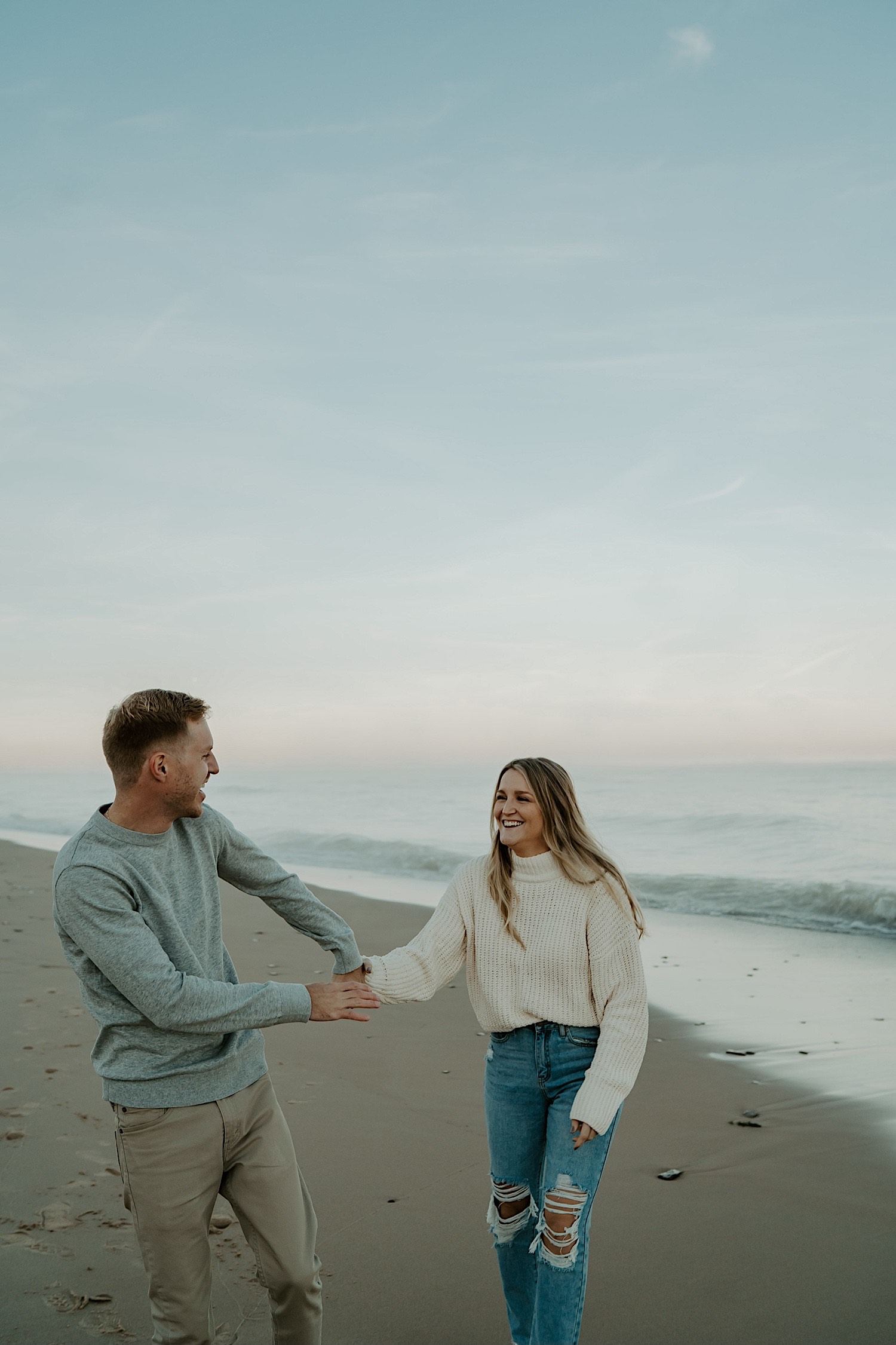 Indiana Dunes Engagement Session | Kim & Rick - shelbyjanephotography.com