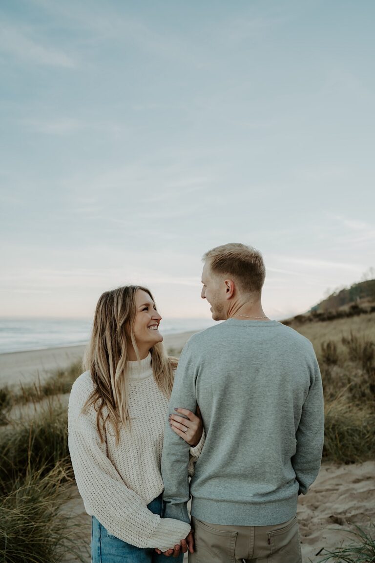 Indiana Dunes Engagement Session | Kim & Rick - shelbyjanephotography.com